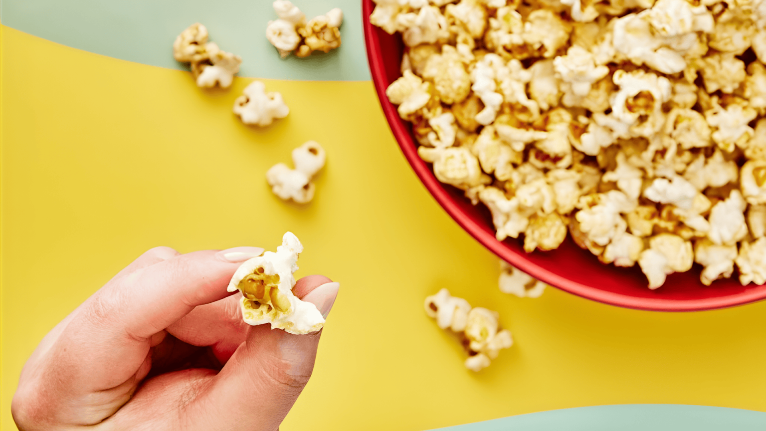 Is Popcorn High in Carbs? Per-Cup Numbers + Keto Facts - Eat Thrive Glow